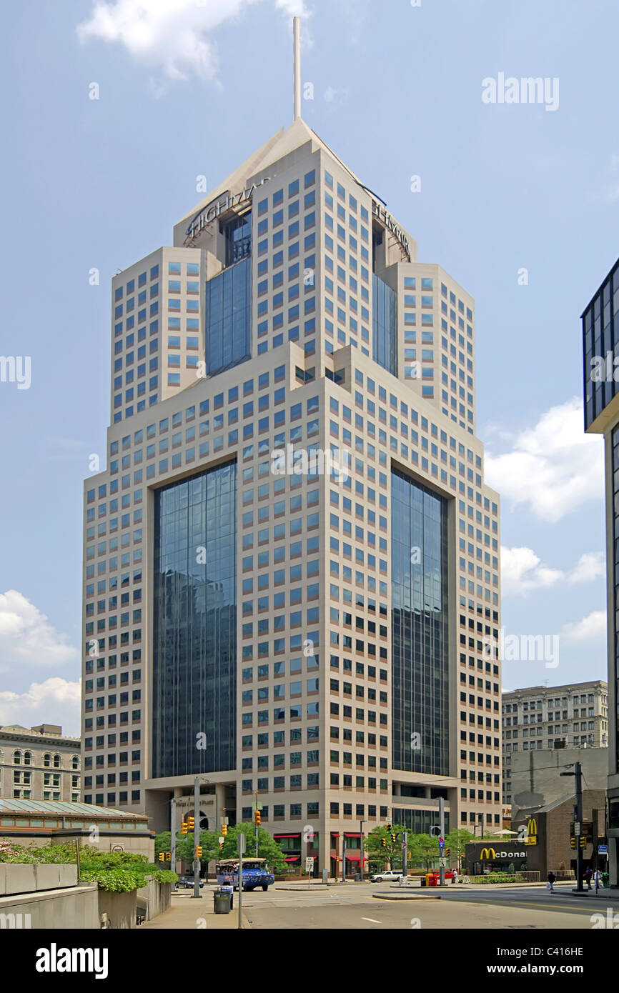 The Highmark building on Fifth Avenue Place Buidling in downtown ...