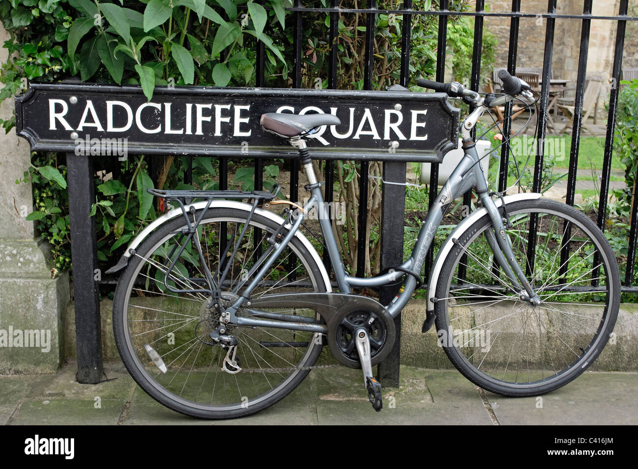 Student transport sign hi-res stock photography and images - Alamy