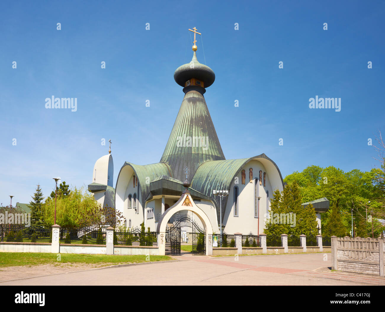 Front of an orthodox church hi-res stock photography and images - Alamy