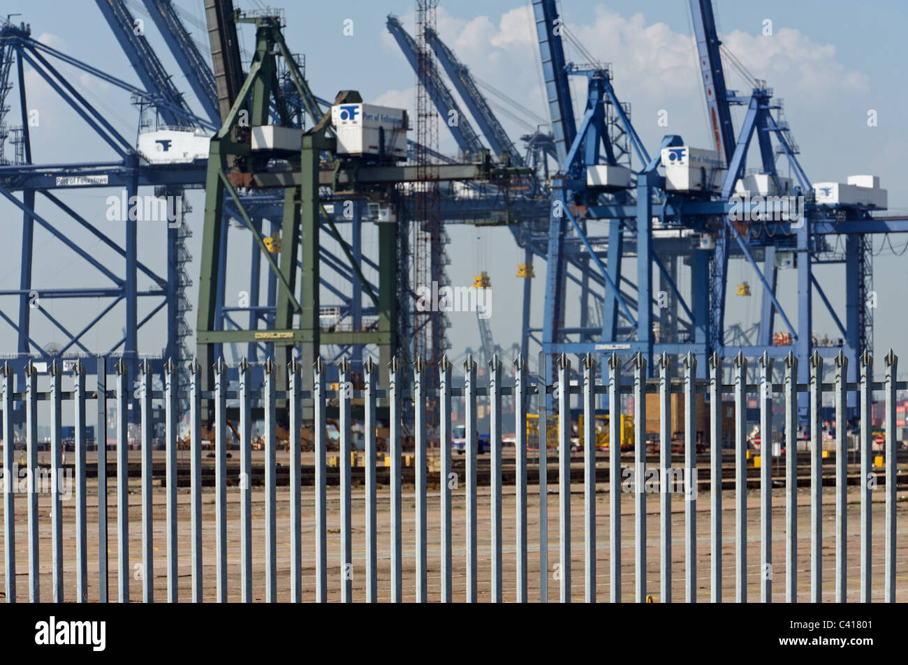 Security fence hi-res stock photography and images - Alamy
