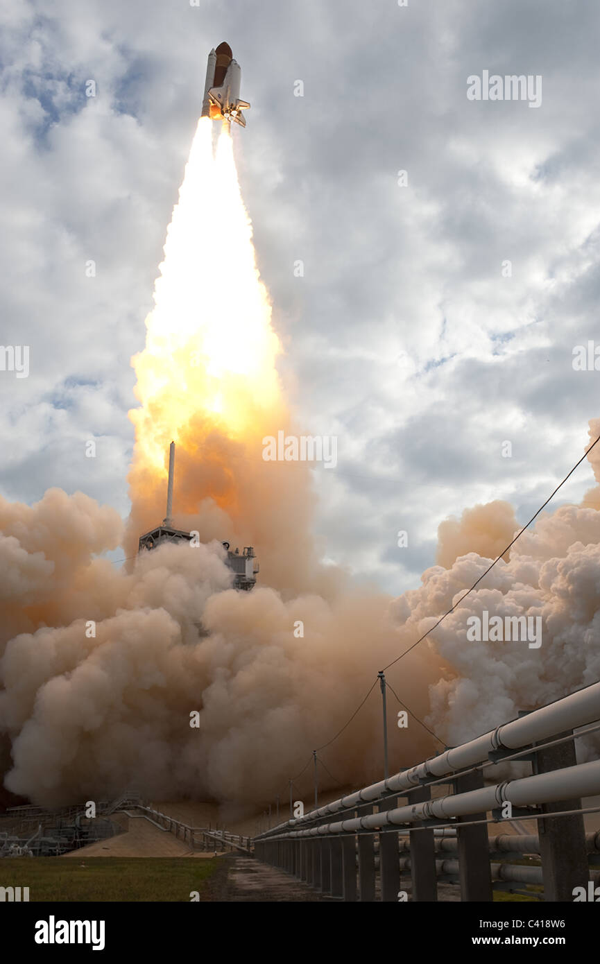 Space shuttle Endeavour lifts off from NASA's Kennedy Space Center in ...