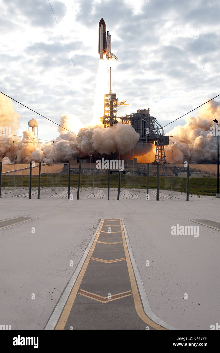 Space shuttle Endeavour lifts off from NASA's Kennedy Space Center in ...