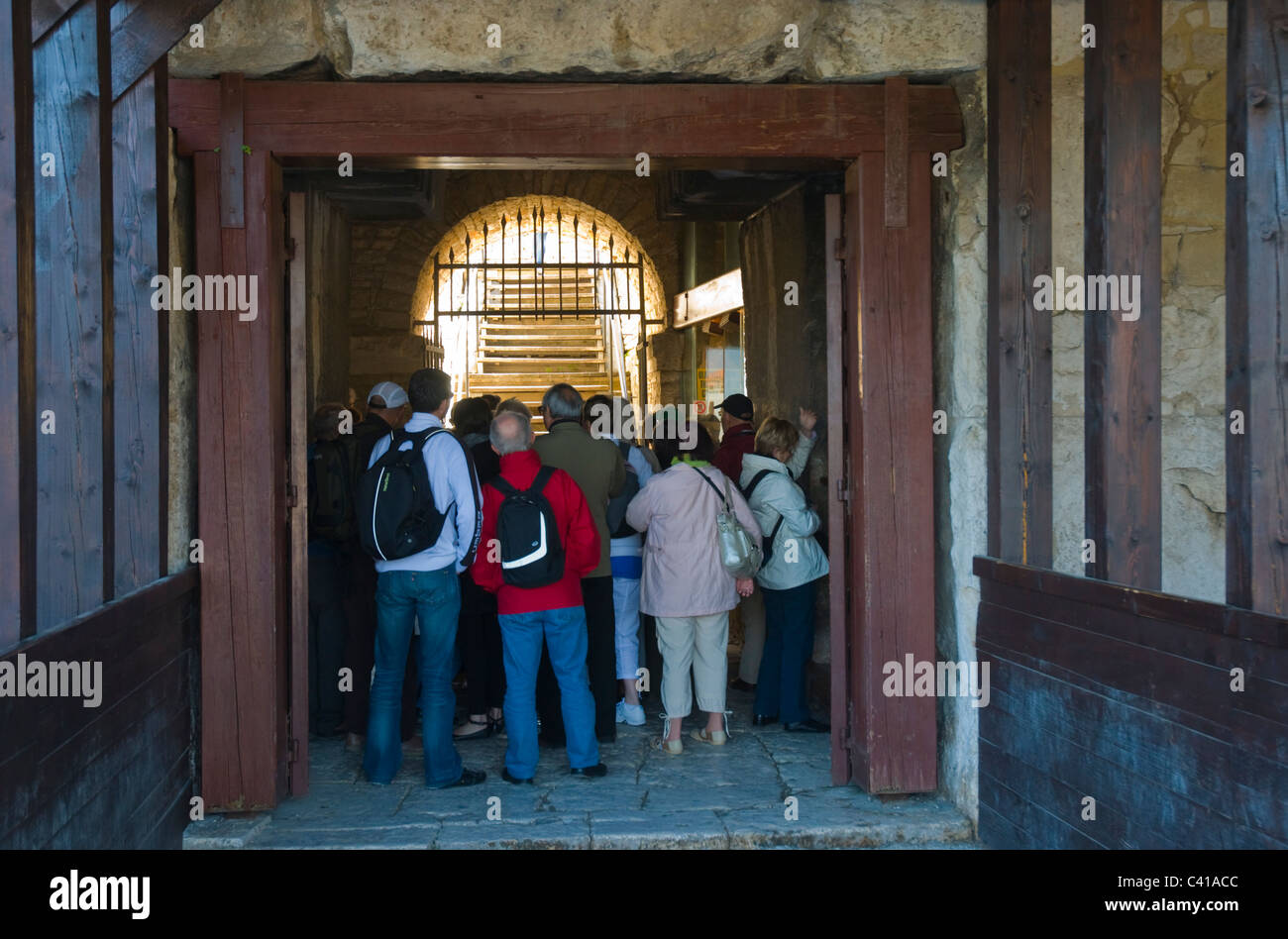 Roman amphitheatre crowd hi-res stock photography and images - Alamy