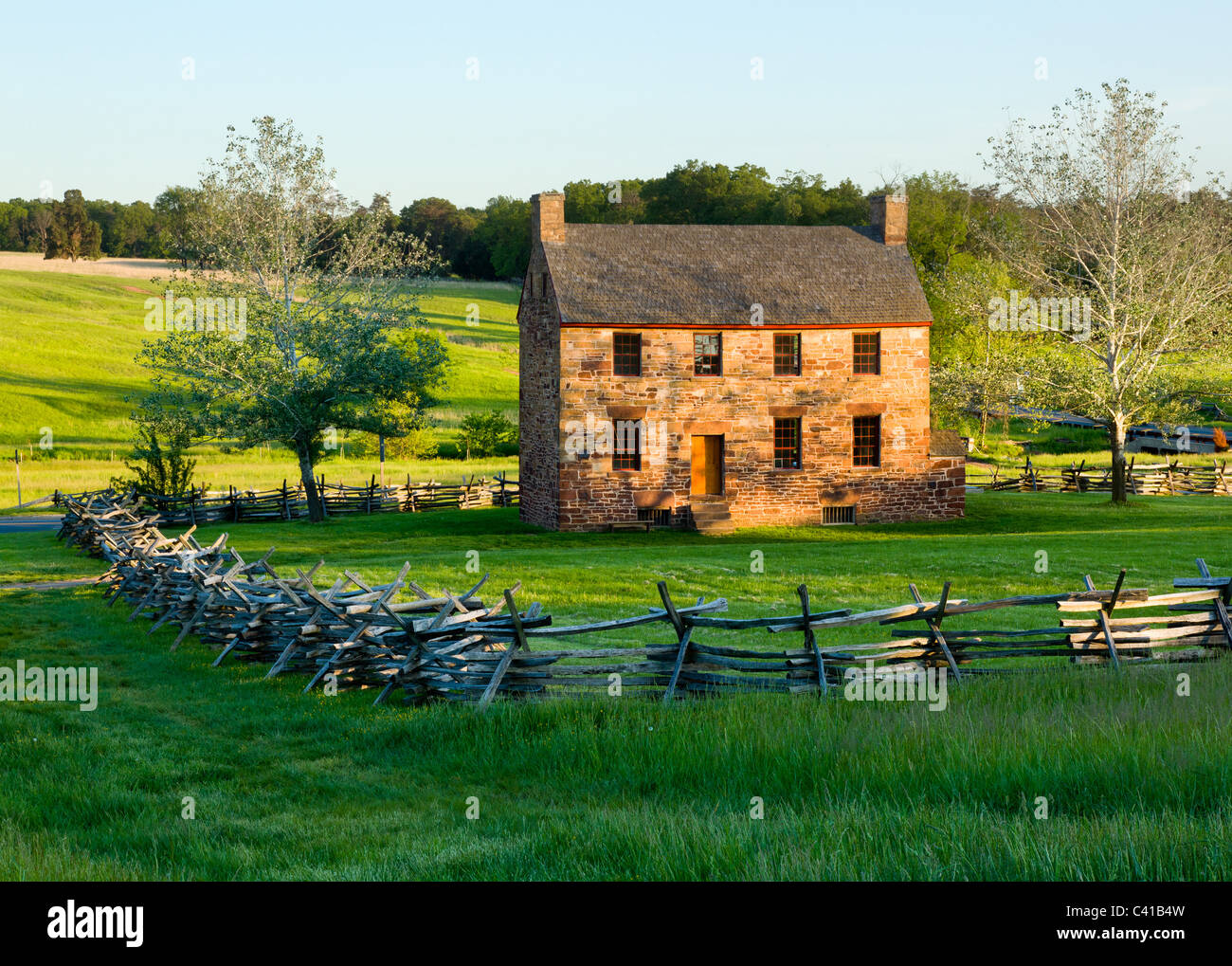 The old stone house in the center of the Manassas Civil War battlefield ...