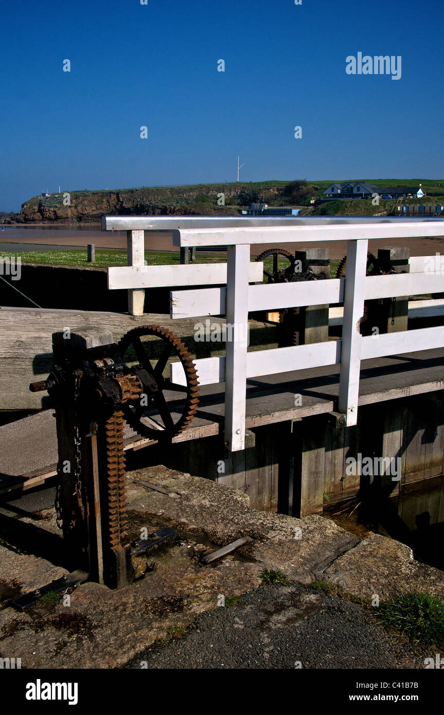 Bude Cornwall UK Canal Sea Lock Sealock Stock Photo - Alamy