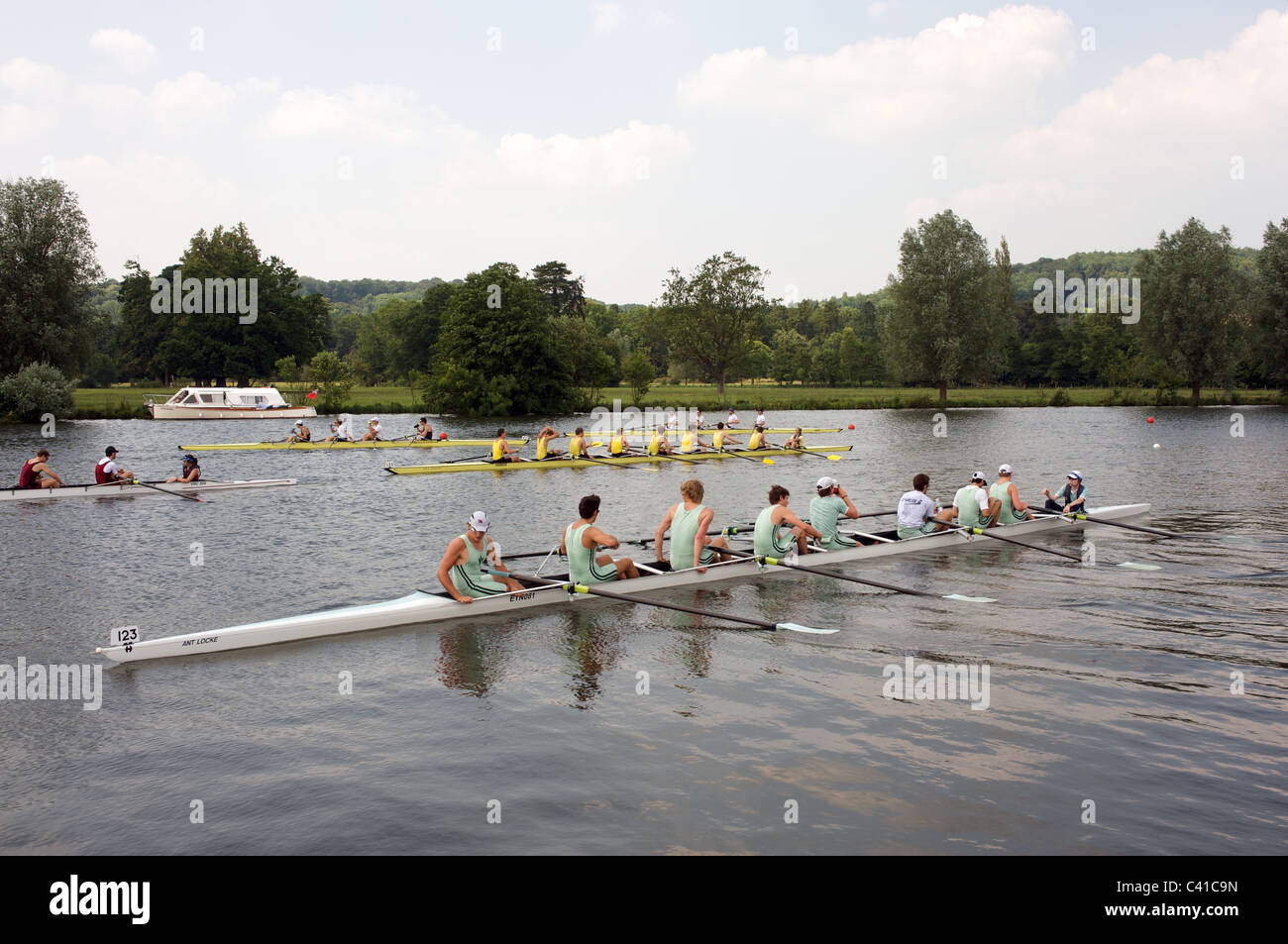 Crew rowing boats hi-res stock photography and images - Alamy