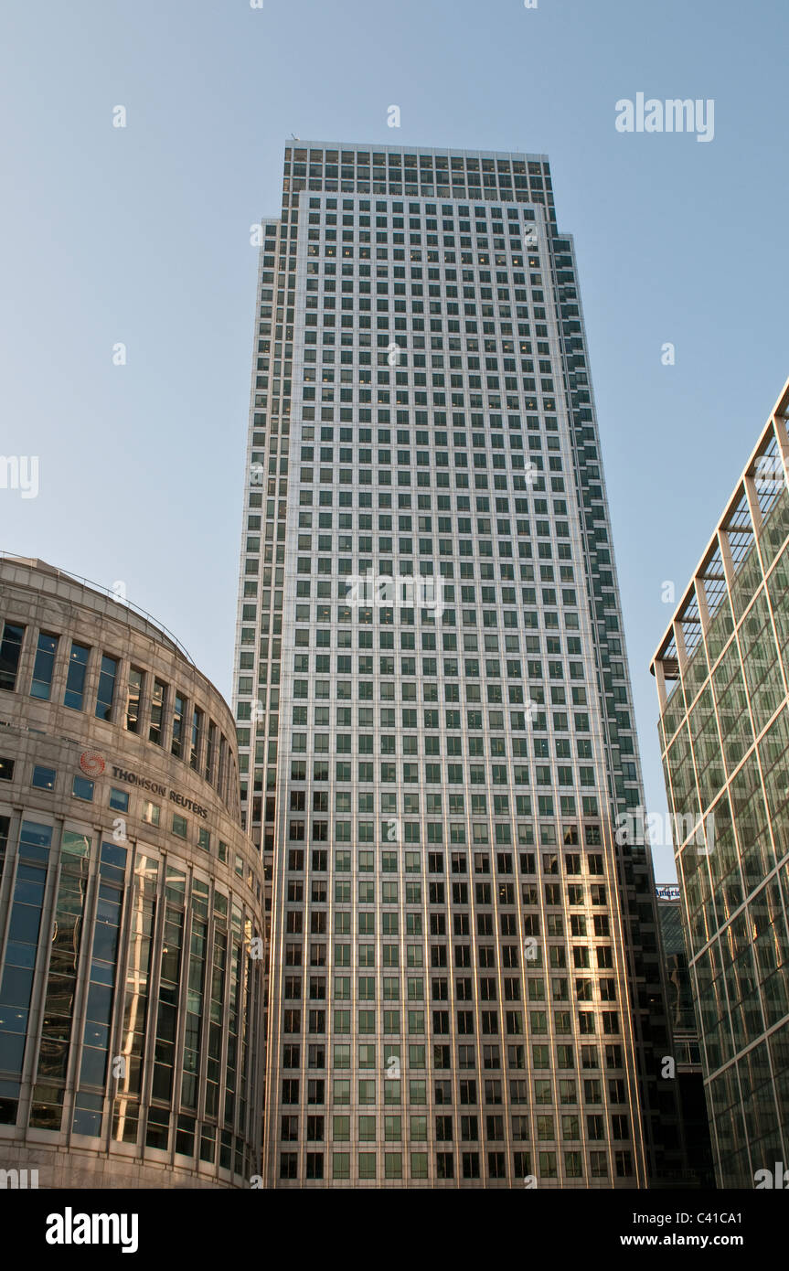 Square skyscraper hi-res stock photography and images - Alamy