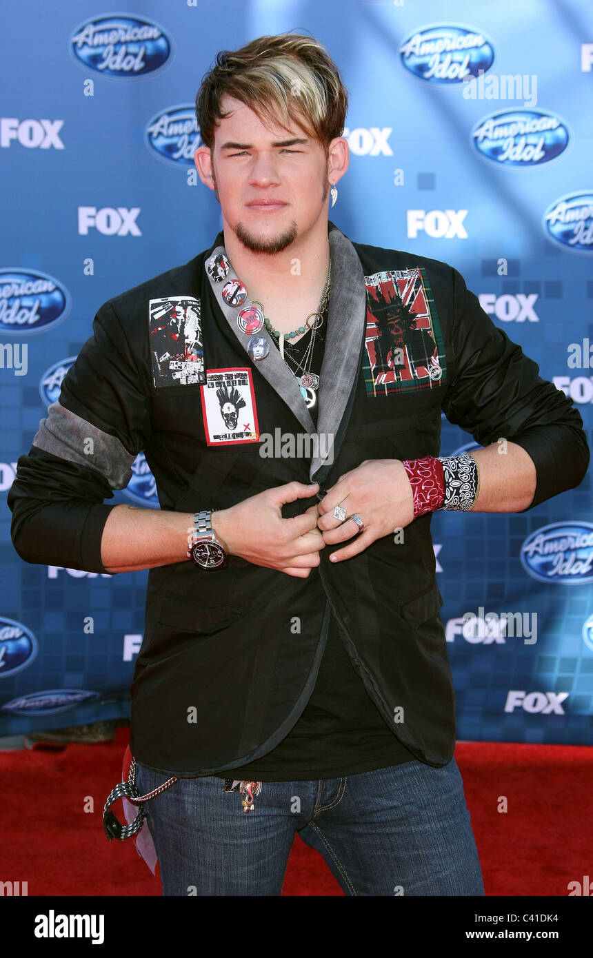 JAMES DURBIN AMERICAN IDOL GRAND FINAL 2011 DOWNTOWN LOS ANGELES ...