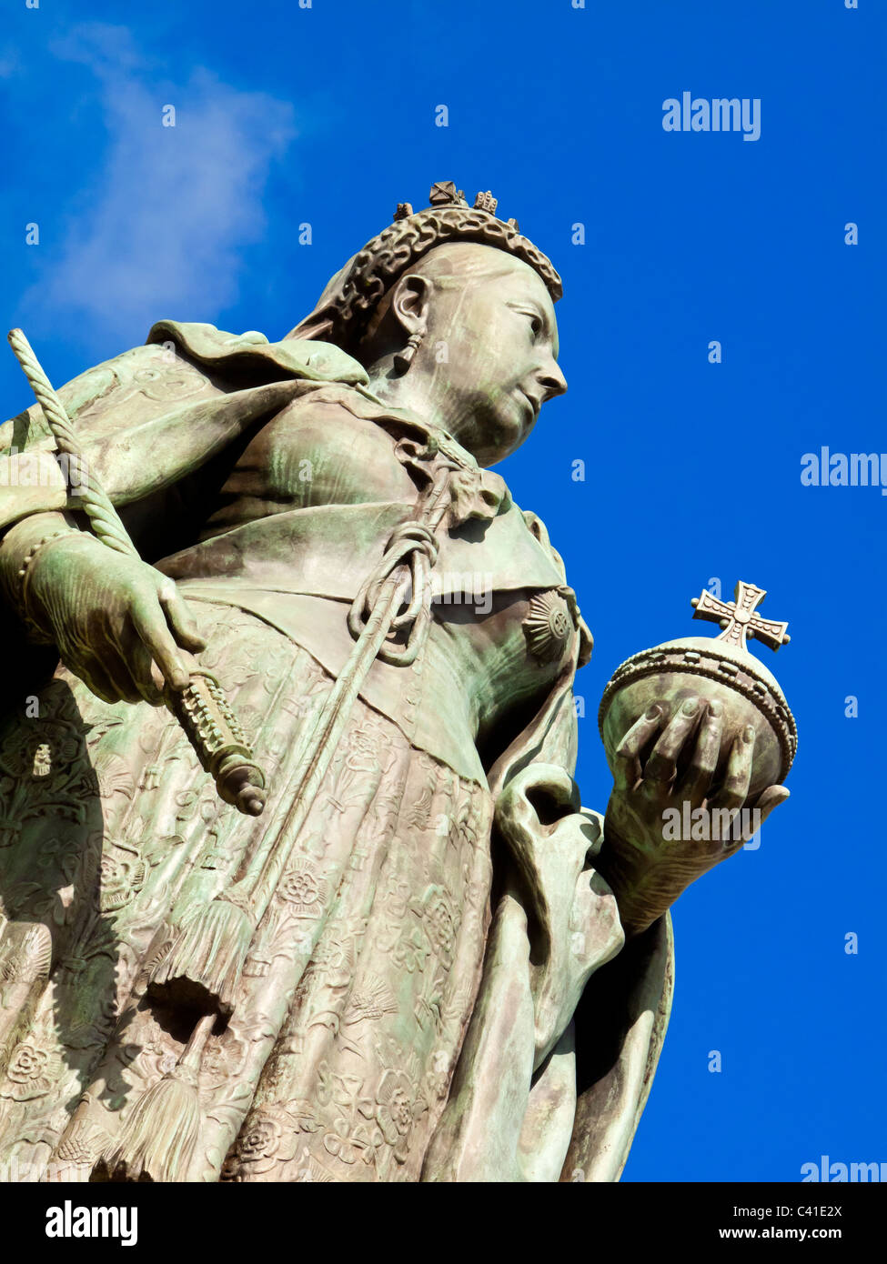 Queen Victoria statue in Victoria Square Birmingham UK by Thomas Brock ...