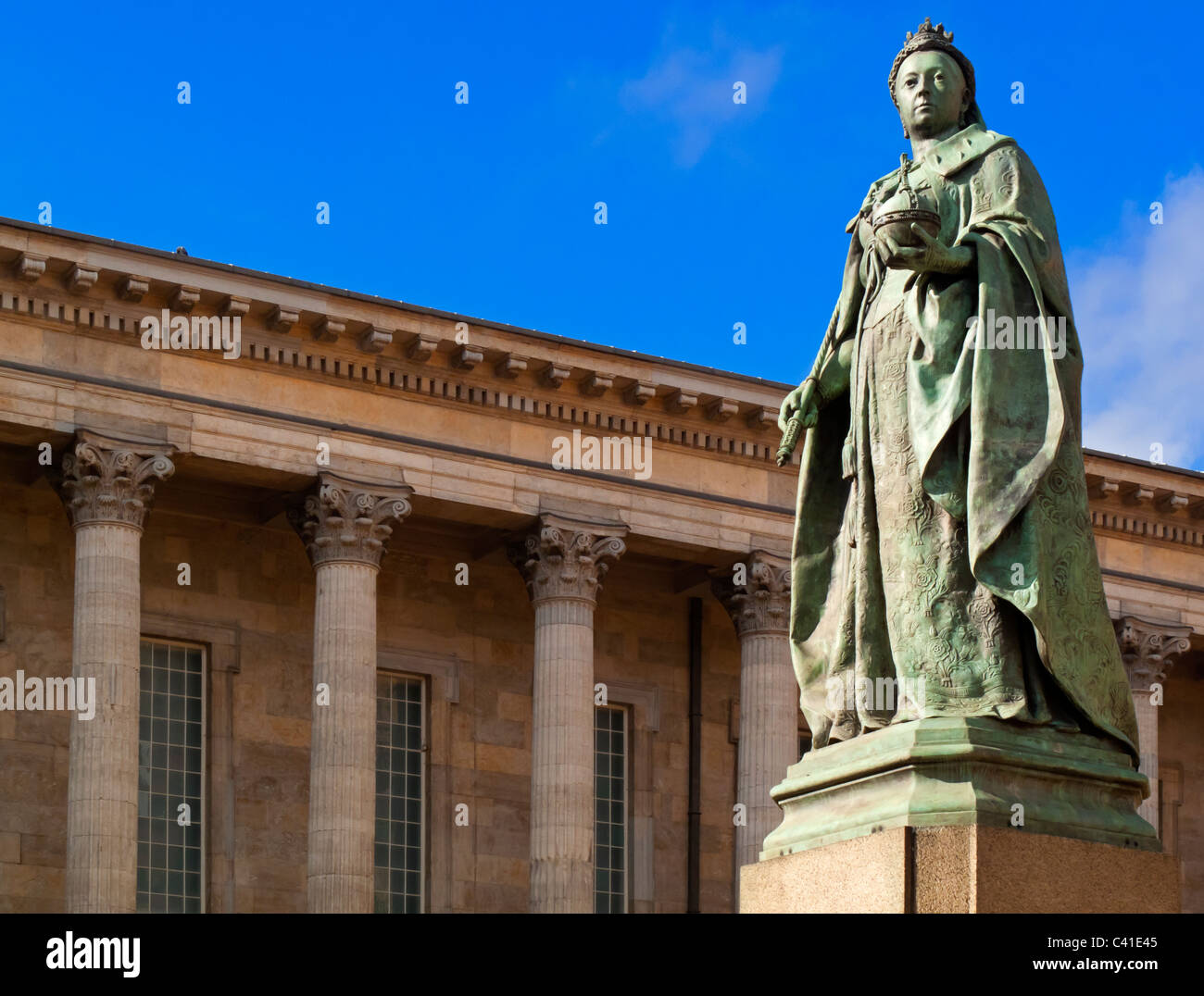 Queen Victoria statue in Victoria Square Birmingham UK by Thomas Brock ...