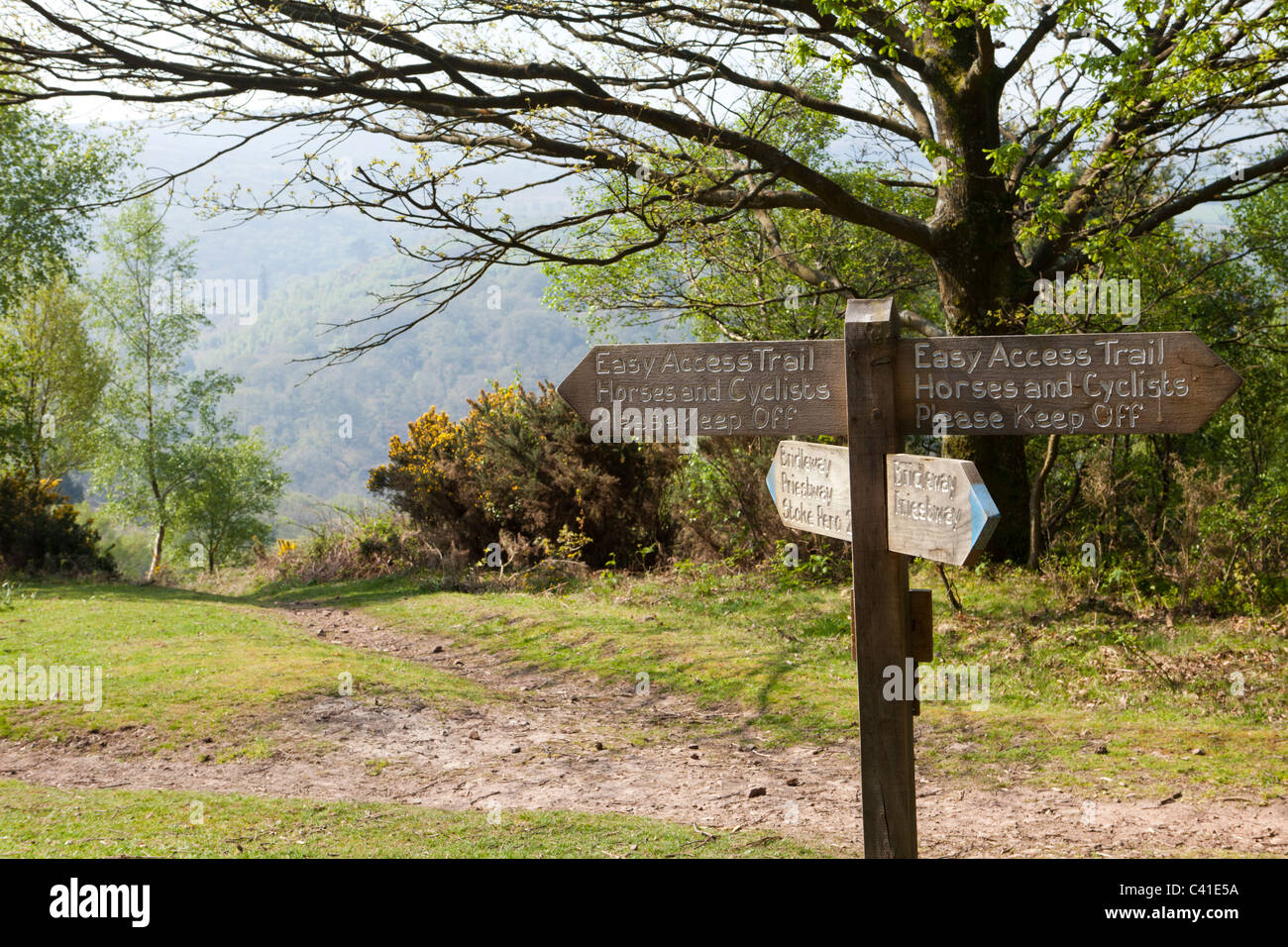 Public access route signs hi-res stock photography and images - Alamy
