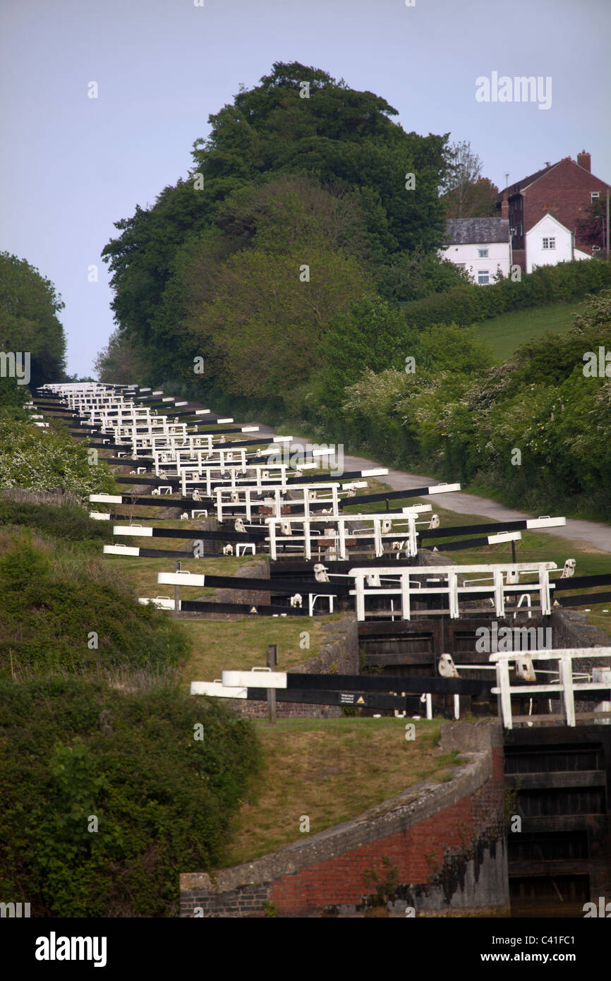 Caen hill locks hi-res stock photography and images - Alamy