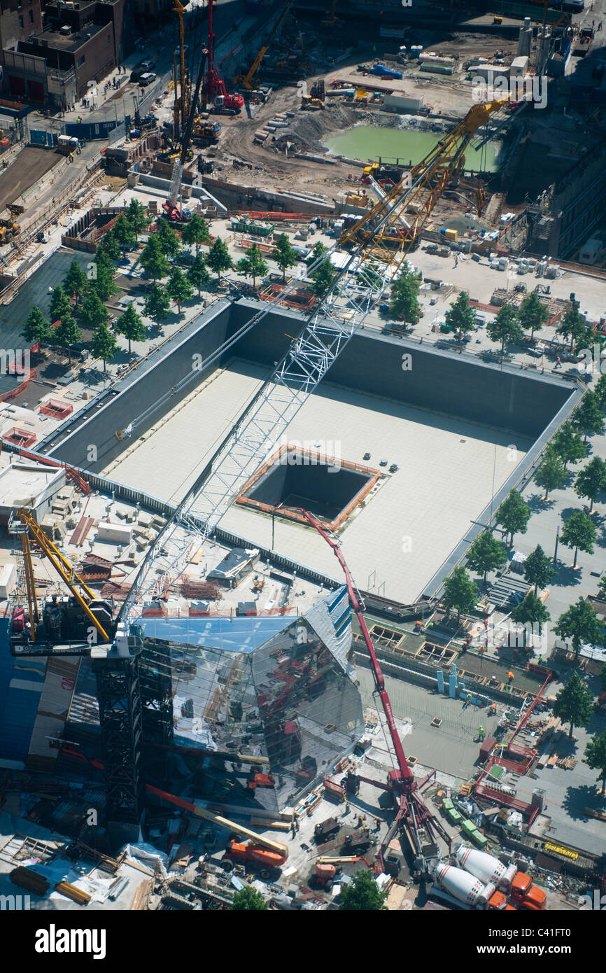 911 memorial nyc reflecting pools hi-res stock photography and images ...
