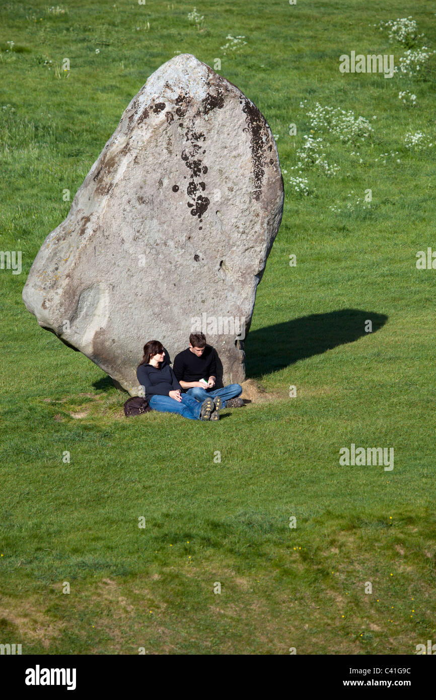 Tourists visitors standing sitting hi-res stock photography and images ...