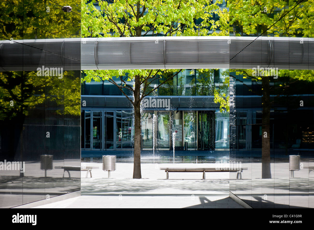 Modern square hi-res stock photography and images - Alamy