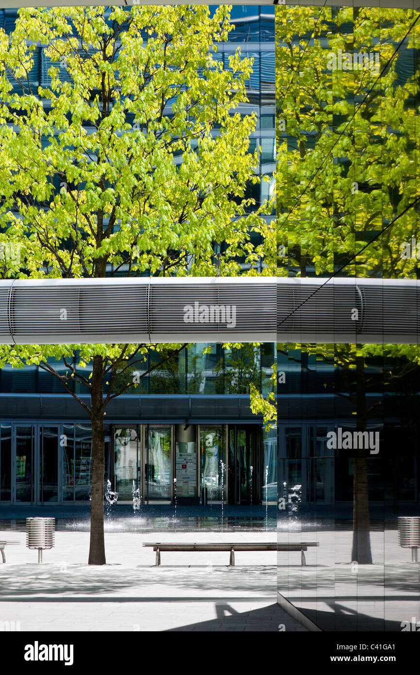 Modern square hi-res stock photography and images - Alamy