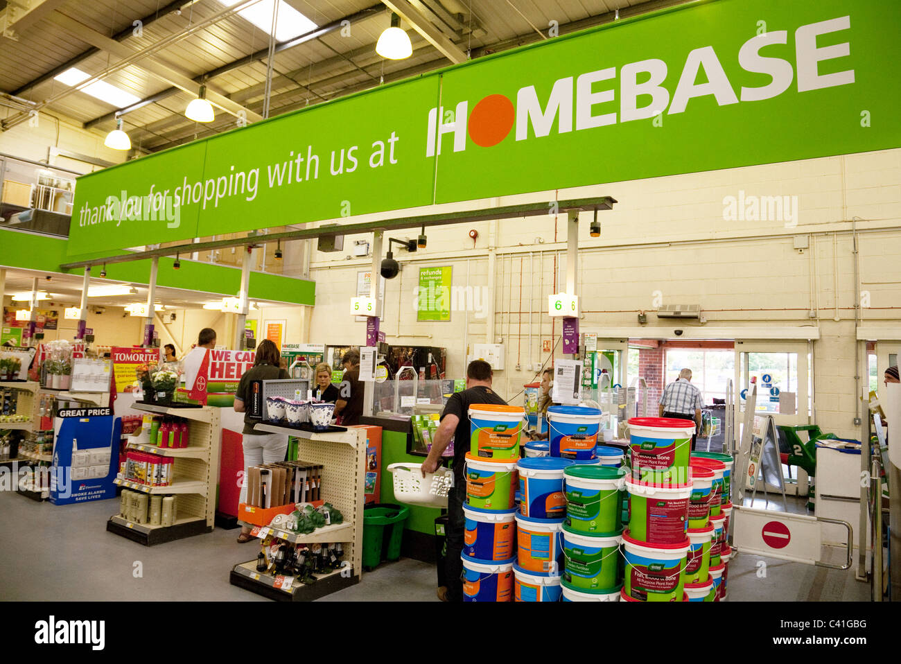 Diy store inside hi-res stock photography and images - Alamy