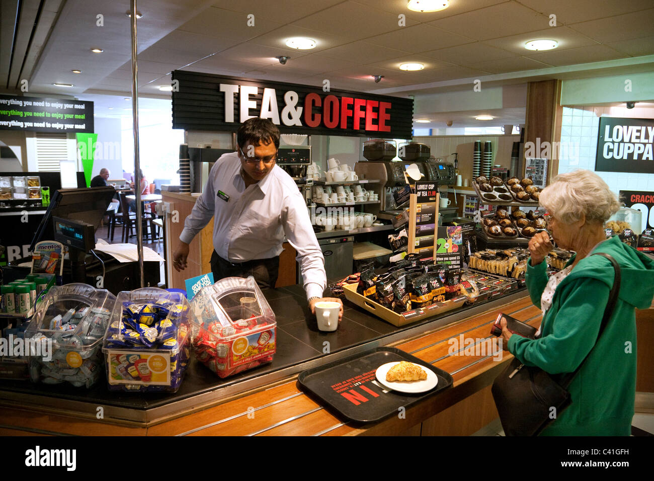 Welcome break motorway hi-res stock photography and images - Alamy