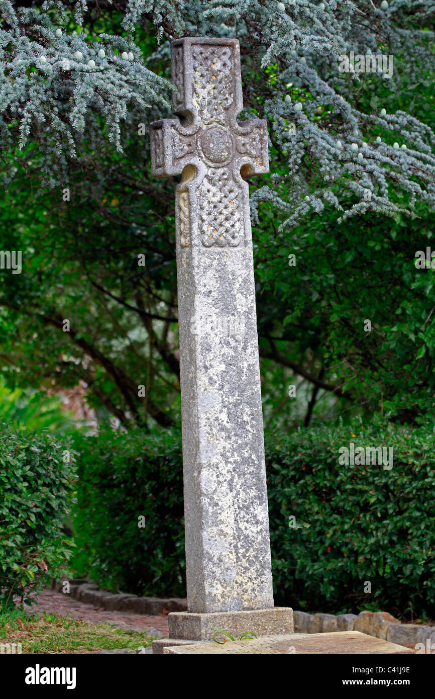 Granite celtic cross hi-res stock photography and images - Alamy