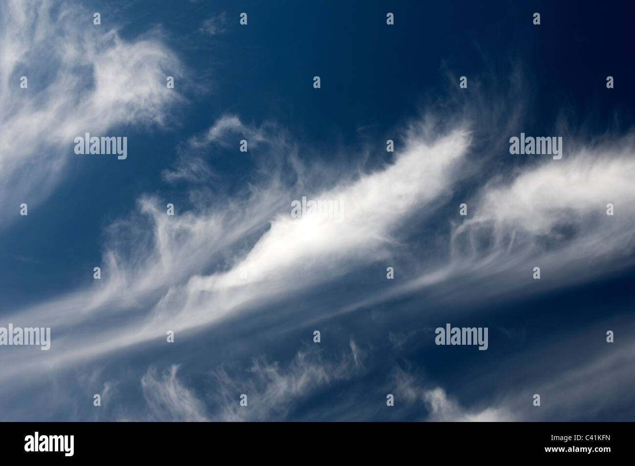 Cirrus uncinus cloud formation hi-res stock photography and images - Alamy