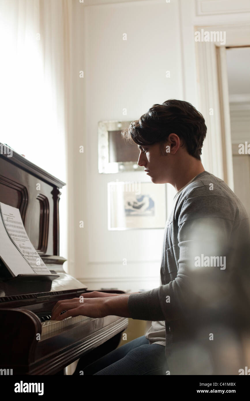 Young pianists hi-res stock photography and images - Alamy