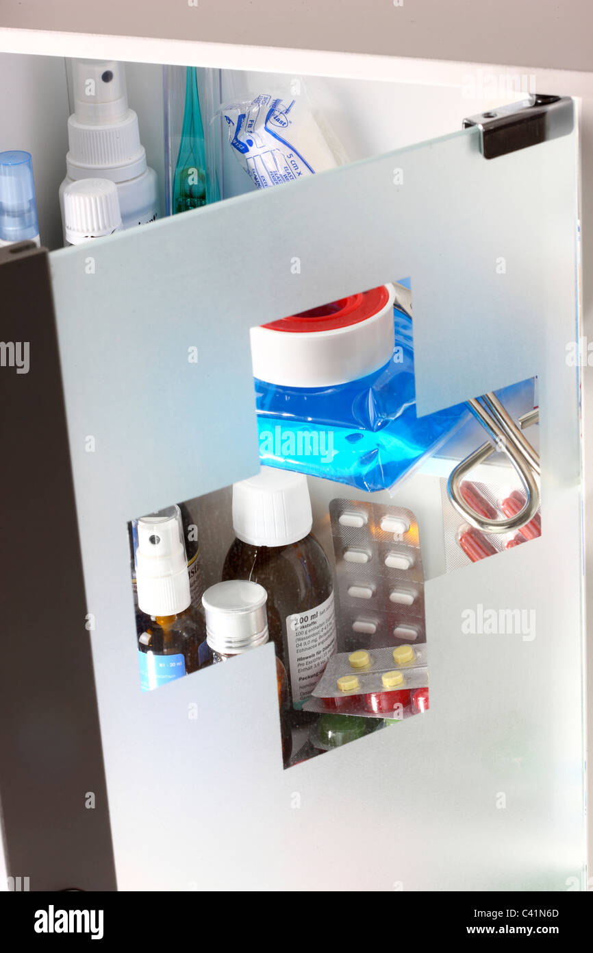 Medicine cabinet hi-res stock photography and images - Alamy