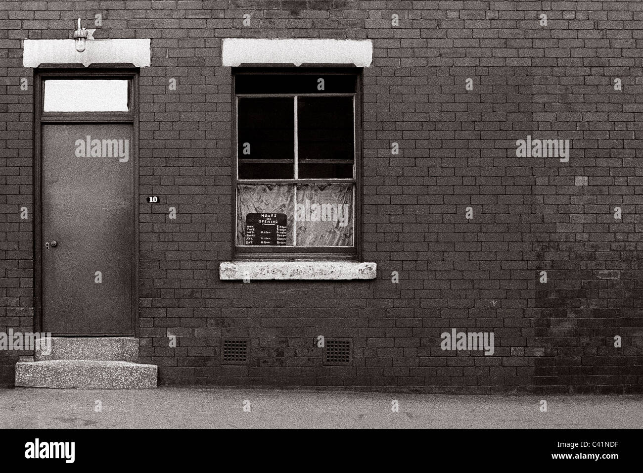 United kingdom 1970 historical house hi-res stock photography and ...