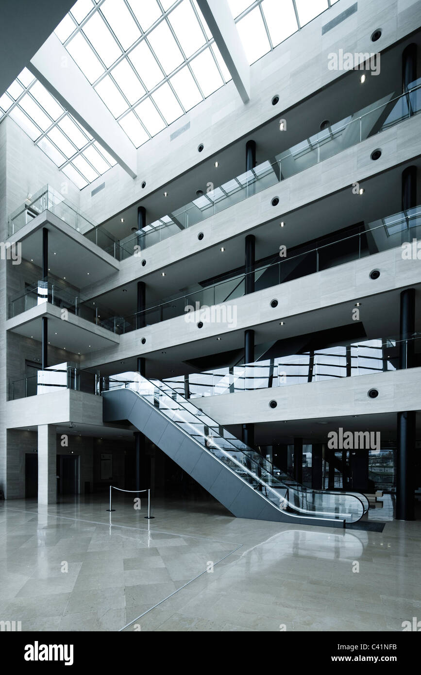 Glass atrium ceilings hi-res stock photography and images - Alamy