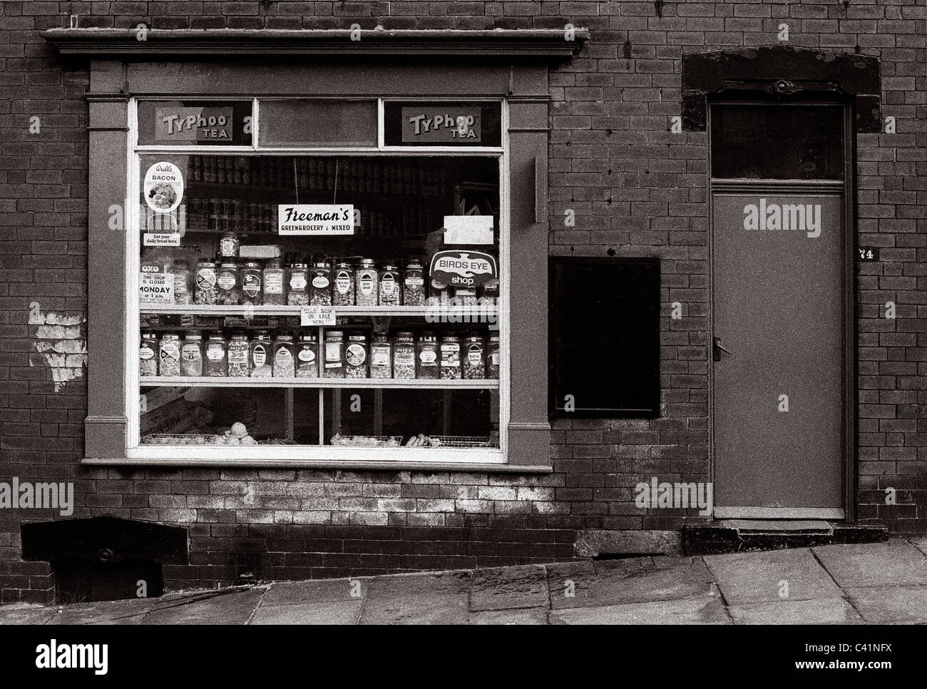 Leeds 1970 hi-res stock photography and images - Alamy