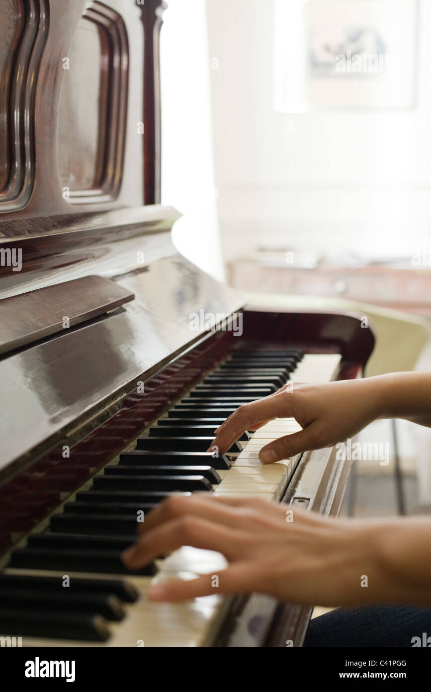 Hands of pianists hi-res stock photography and images - Alamy