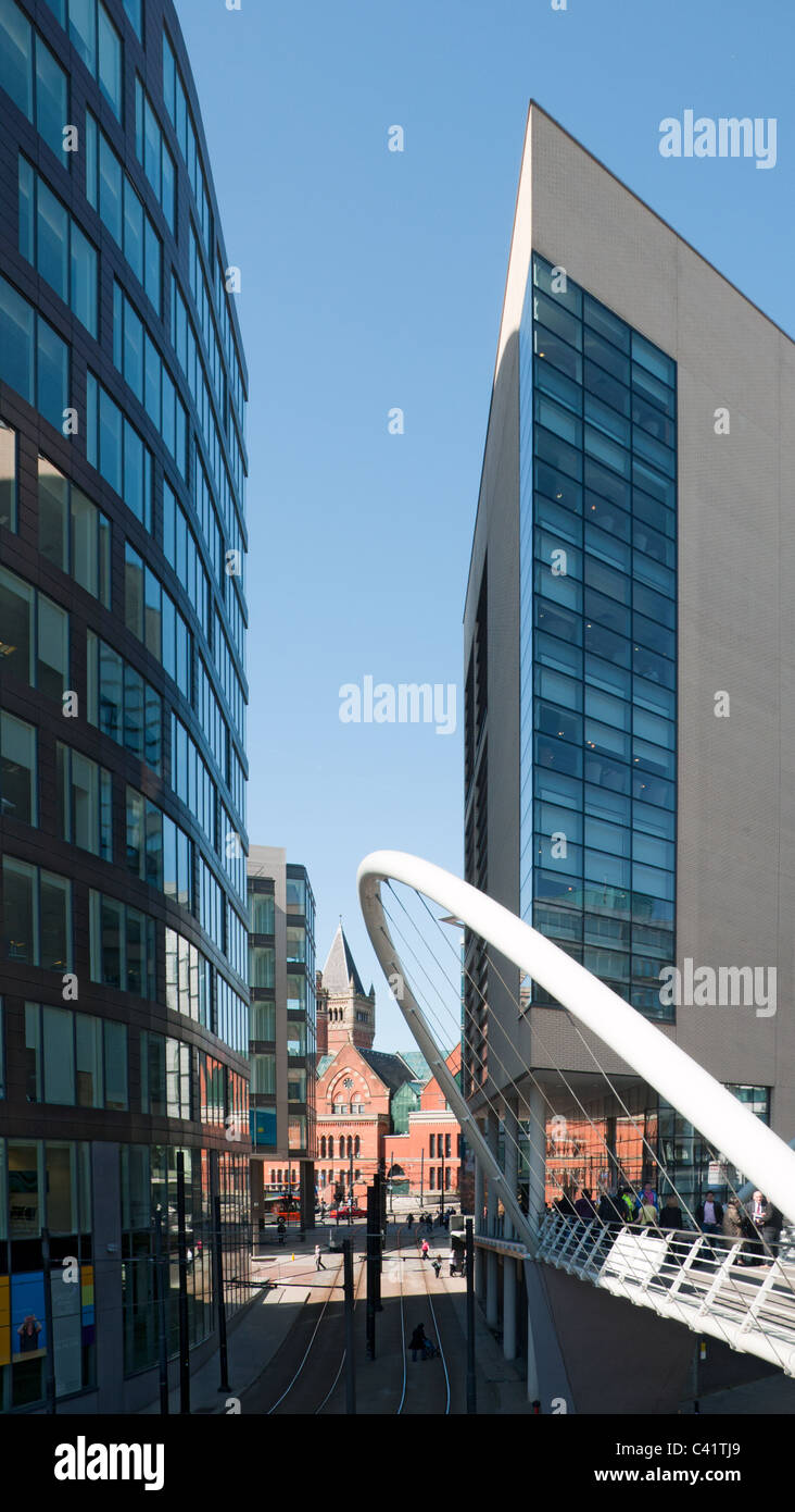 The Manchester Curve footbridge, Piccadilly Place, Manchester, England ...