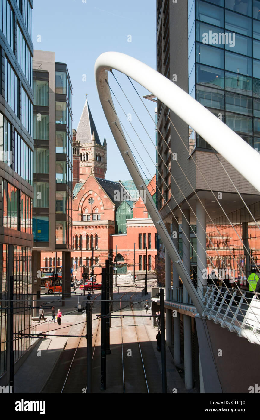 The Manchester Curve footbridge, Piccadilly Place, Manchester, England ...