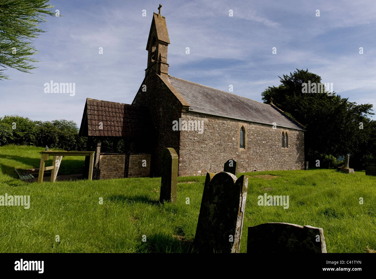Church exterior hi-res stock photography and images - Alamy