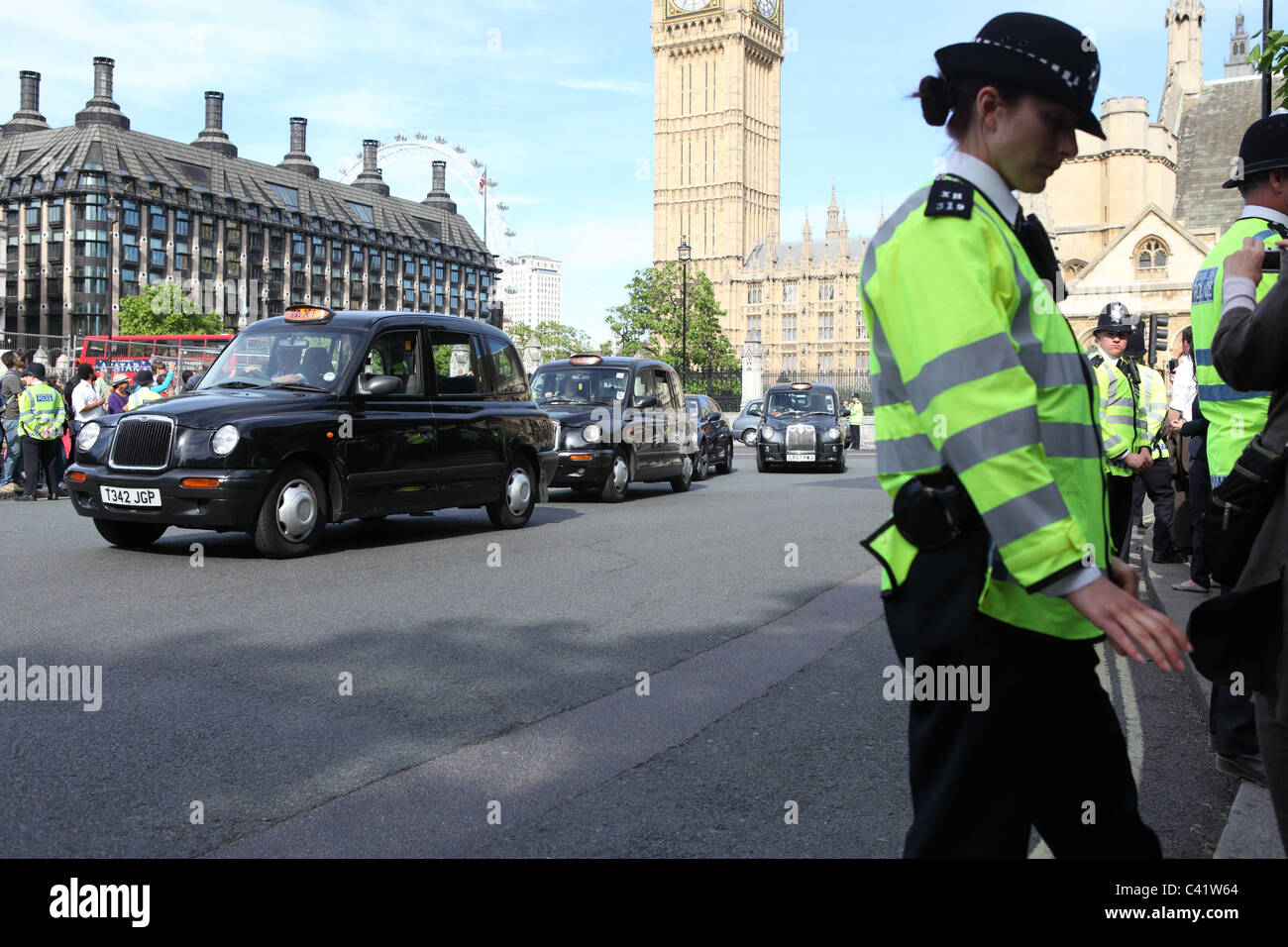 London Taxi Side On High Resolution Stock Photography and Images - Alamy