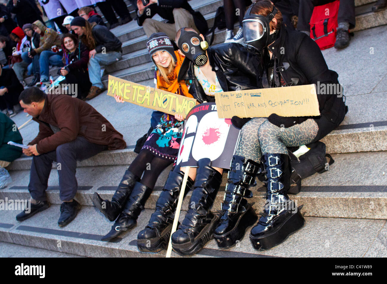 Women in gas masks hi-res stock photography and images - Alamy