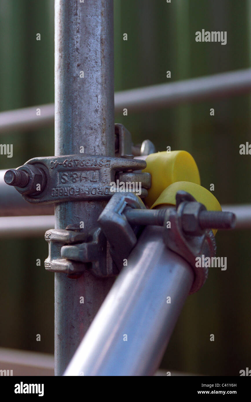 Detail of scaffold tubes and clamps Stock Photo - Alamy