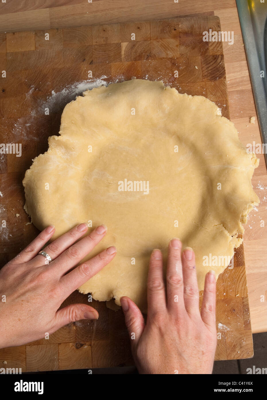 Blind bake hi-res stock photography and images - Alamy