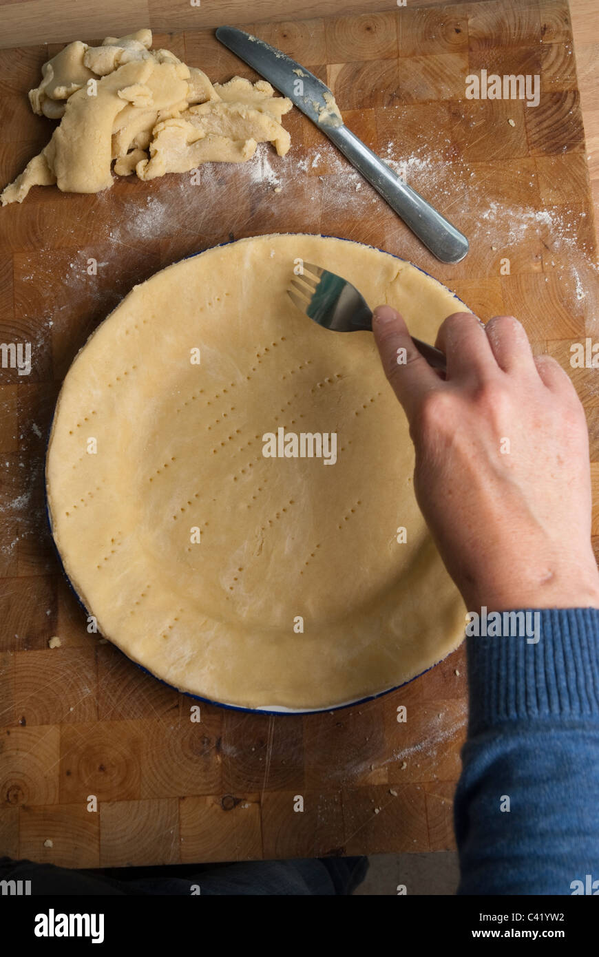 Blind bake hi-res stock photography and images - Alamy