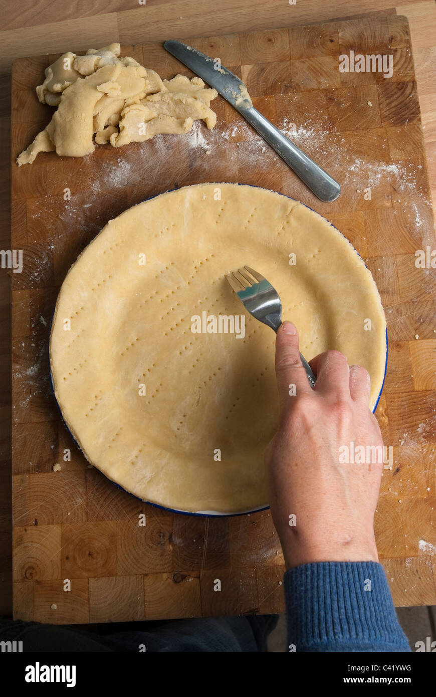 Blind bake hi-res stock photography and images - Alamy