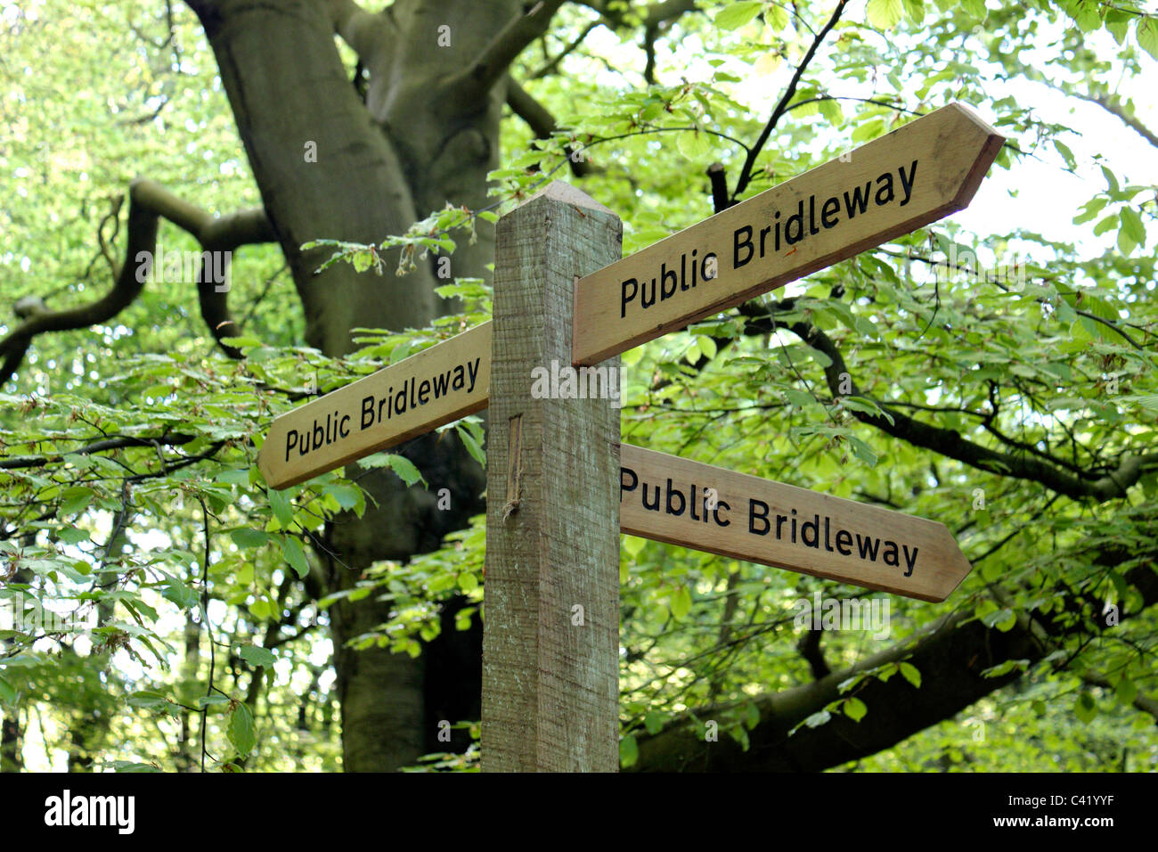 Public bridleway sign hi-res stock photography and images - Alamy