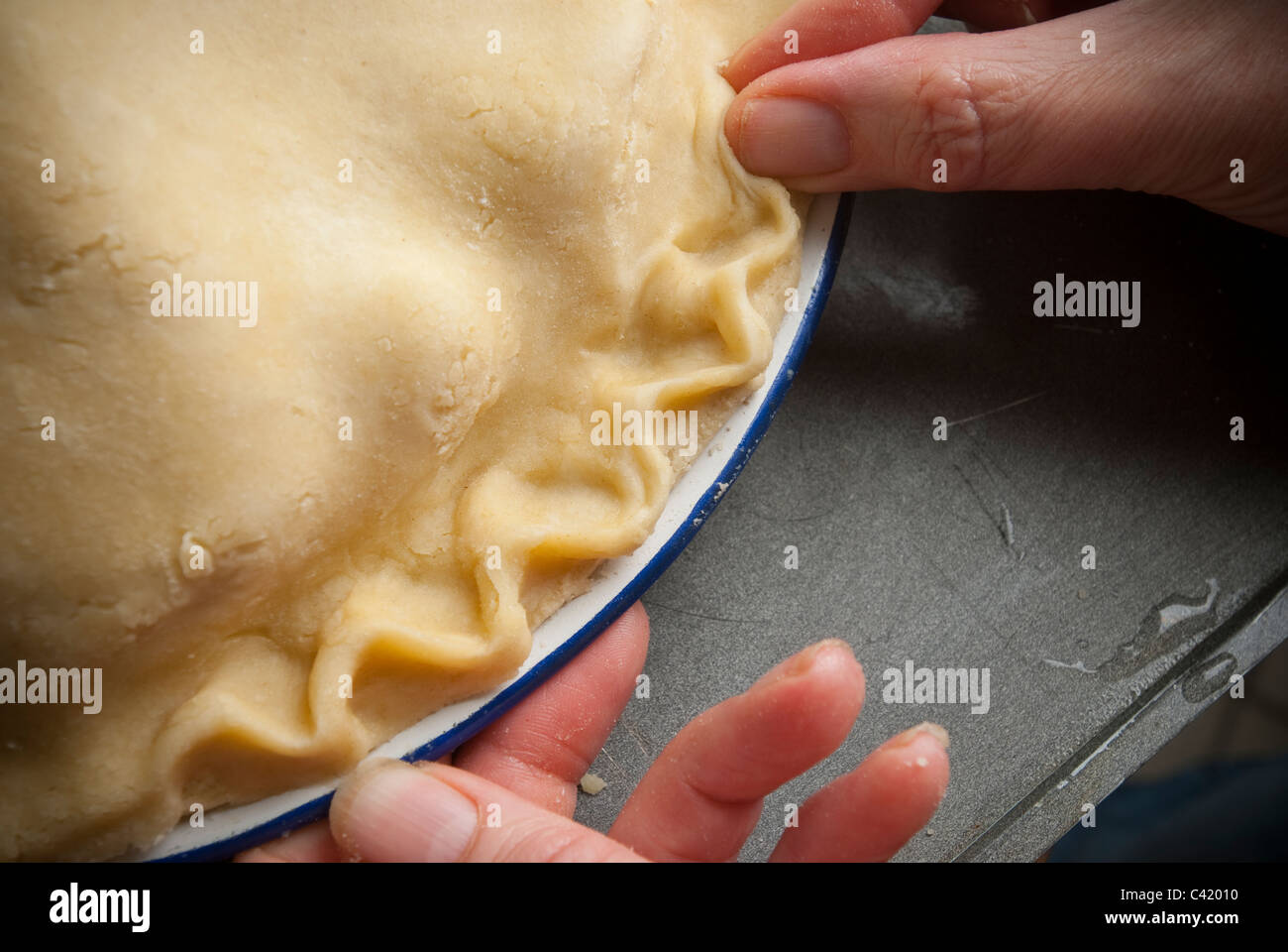 Crimping pie hi-res stock photography and images - Alamy