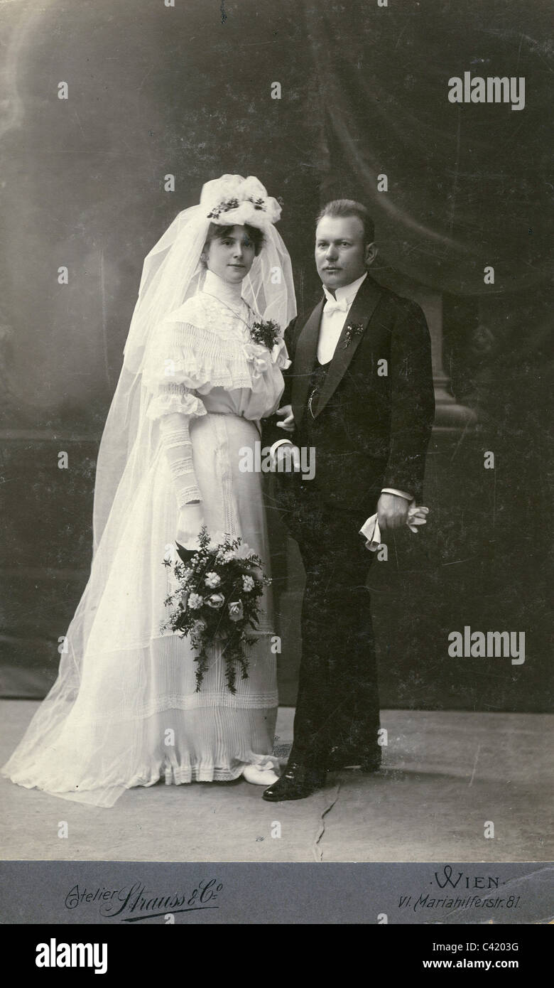 people, marriage, bridal couple, cabinet card, Atelier Strauss und Co ...