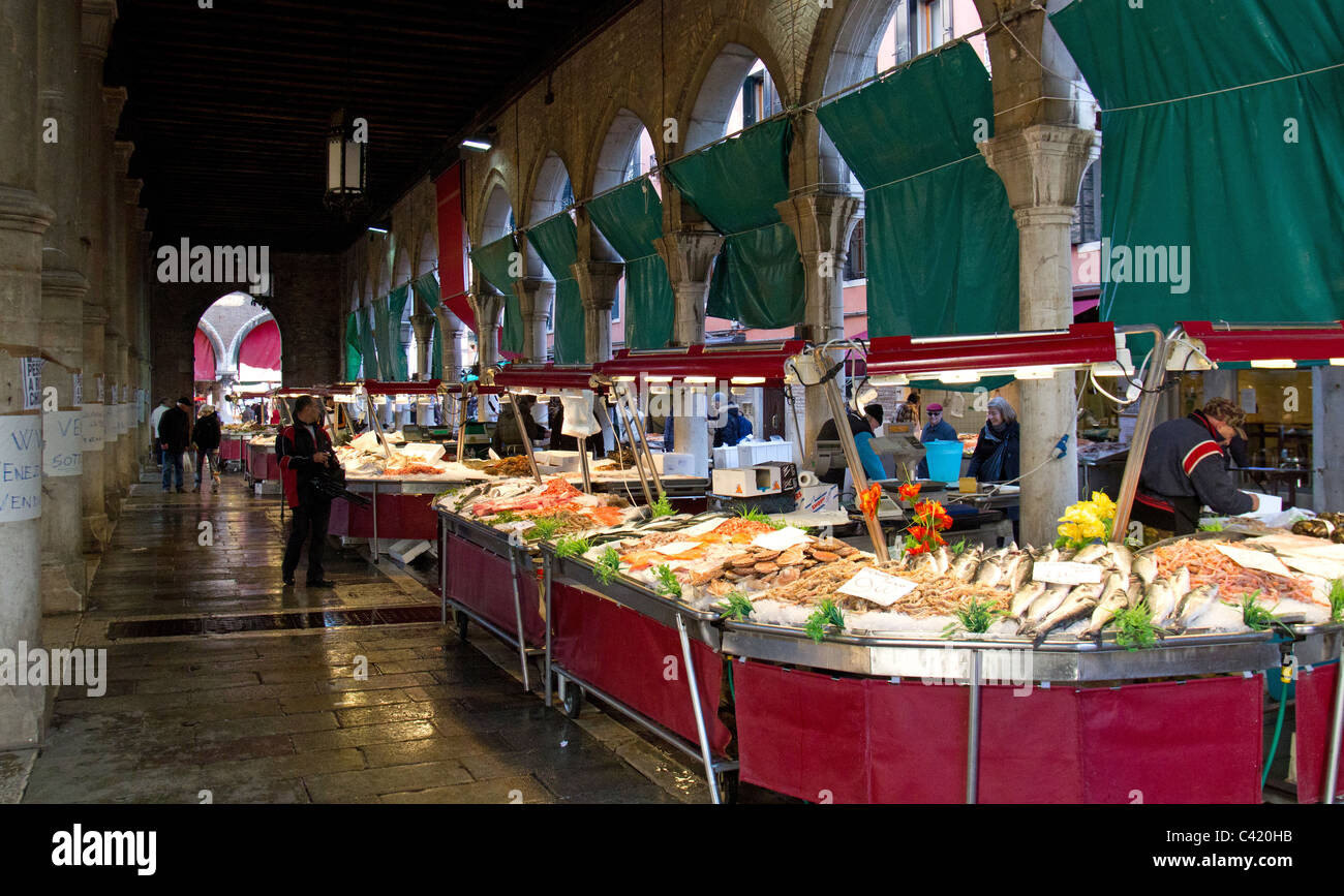 Rialto fish market Stock Photo - Alamy