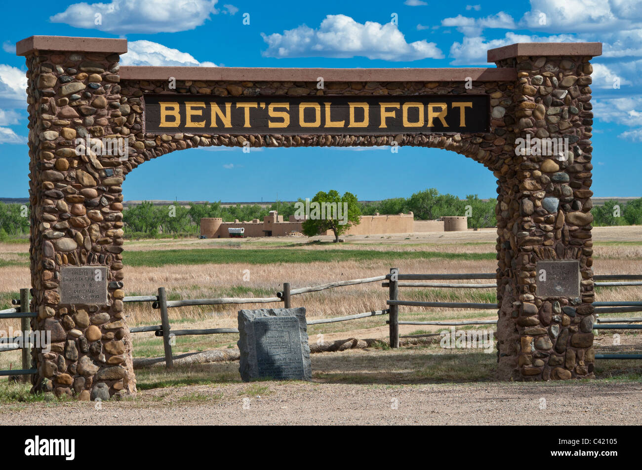 Arch of the fort hi-res stock photography and images - Alamy
