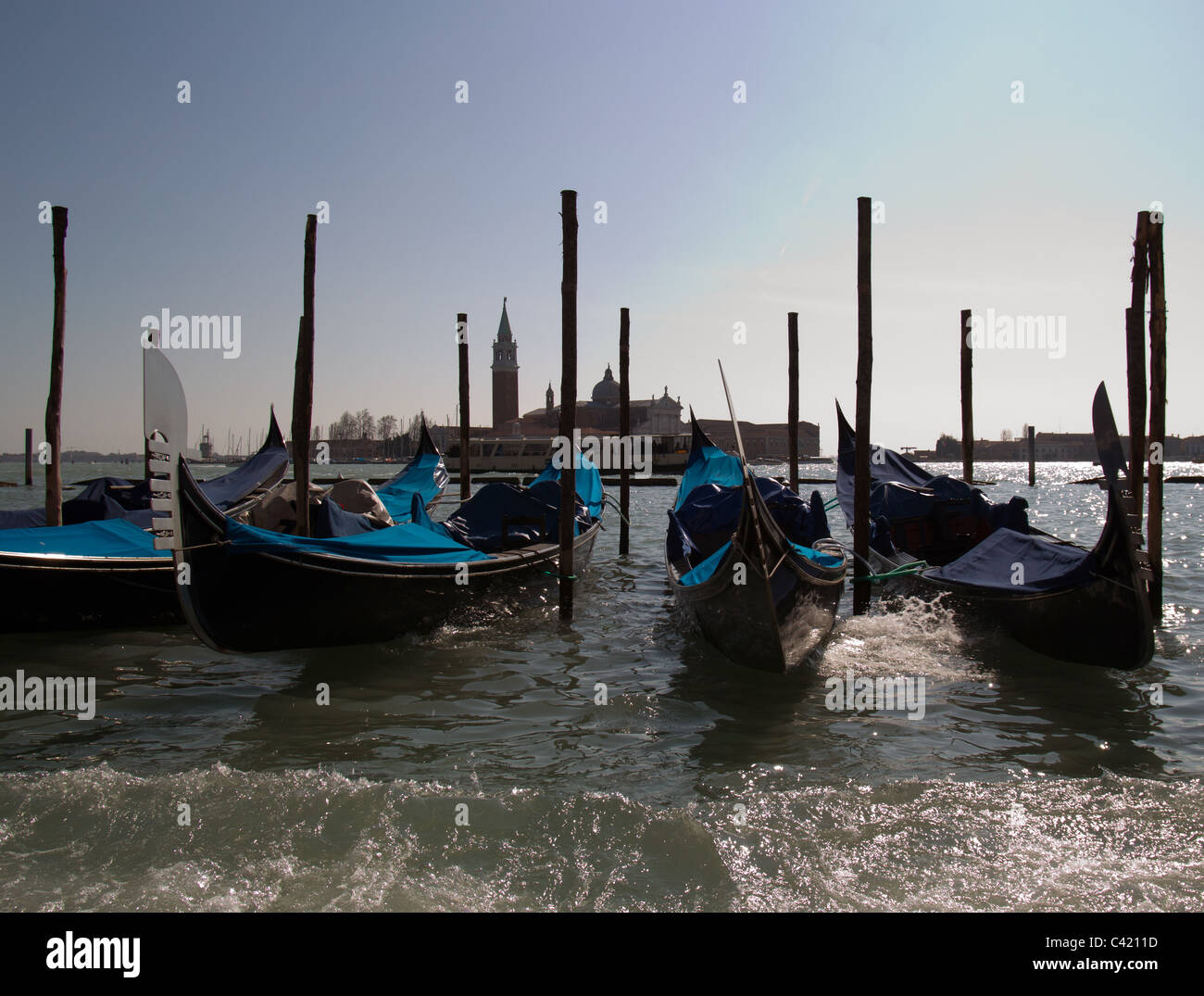 Moorings for gondola hi-res stock photography and images - Alamy