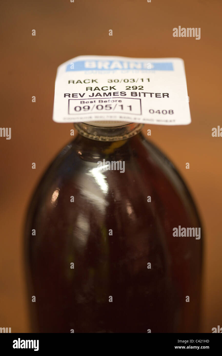 Bottle of bitter hi-res stock photography and images - Alamy
