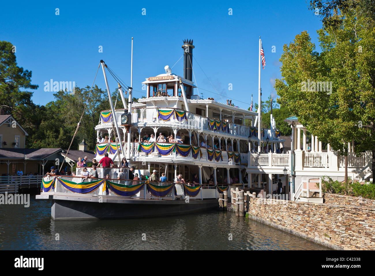 Liberty Square Riverboat attraction in the Magic Kingdom at Disney ...