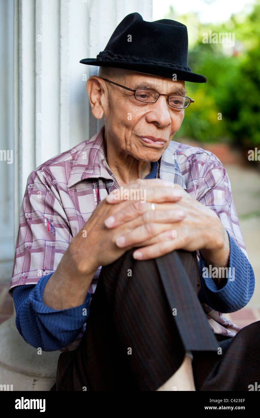 Elderly African American man in Washington DC Stock Photo - Alamy