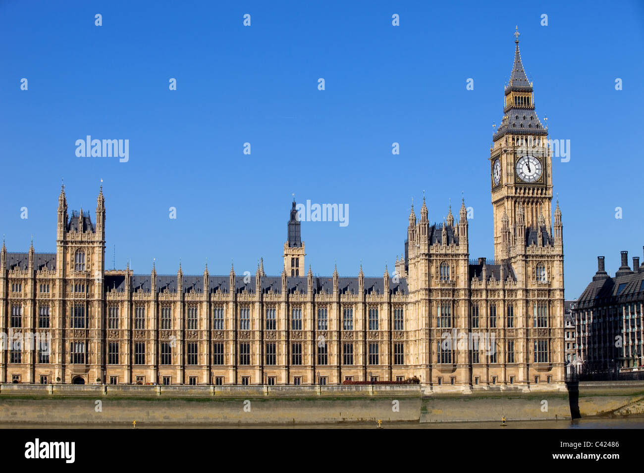 London, government houses of the Parliament in westminster Stock Photo ...