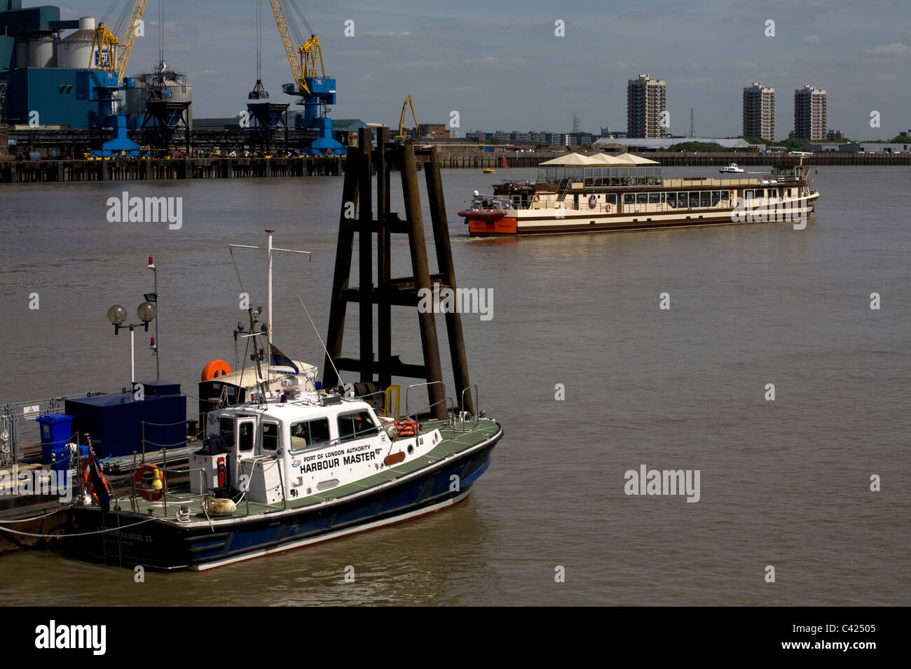 tate & lyle sugar refinery silvertown london england Stock Photo - Alamy